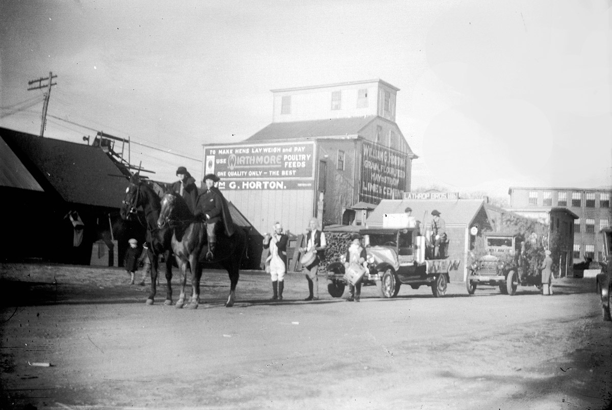 brown_square_parade – Historic Ipswich